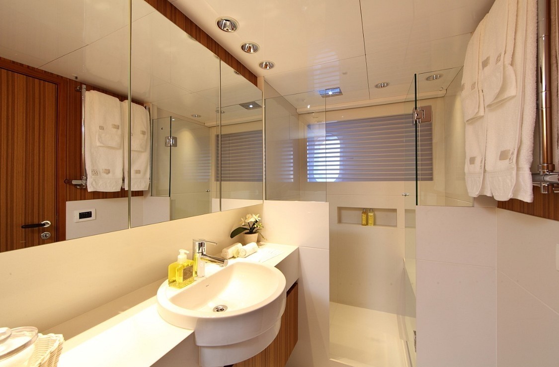 SEA SHELL Yacht Charter Details, Fittipaldi | CHARTERWORLD Luxury ...